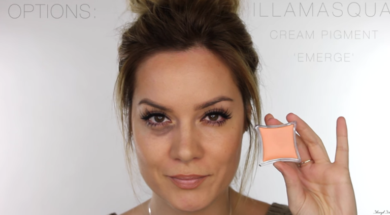 Cacher ses cernes : 6 astuces maquillage naturelles et longue tenue