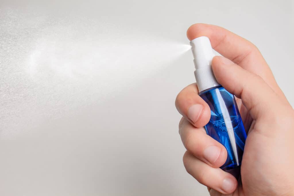 Laque cheveux maison : une recette de produit coiffant naturel
